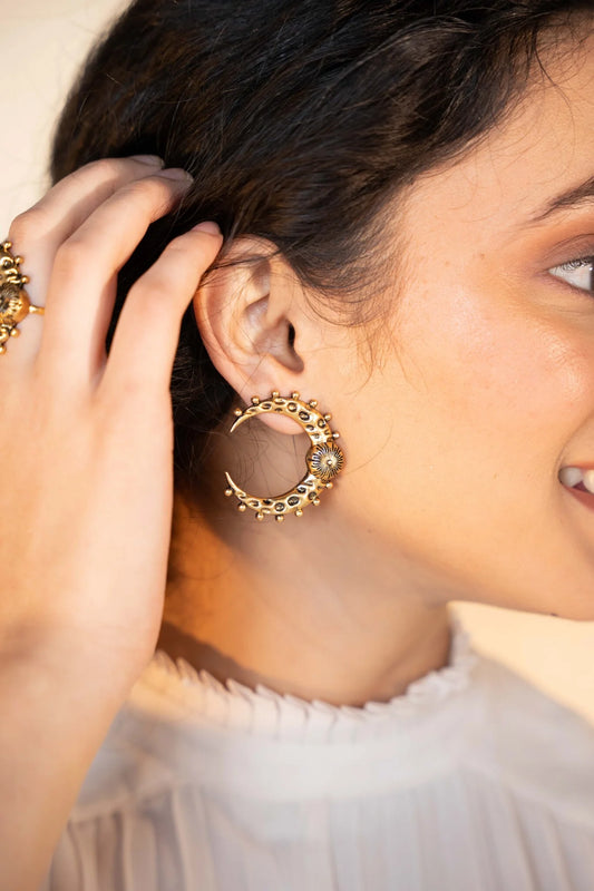 Celestial Adornments: Unveiling Radiance in Every Detail – Saka