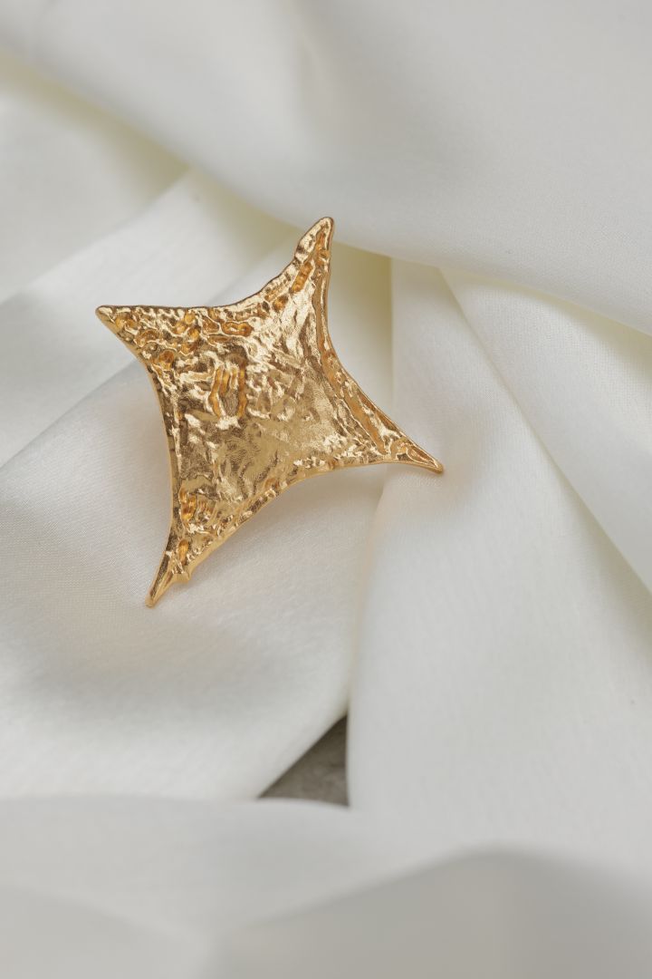 Sculpted Prism ring – Saka